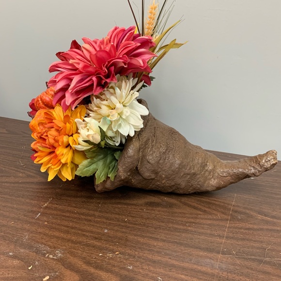 Accents | Cornucopia Flower Arrangement | Poshmark